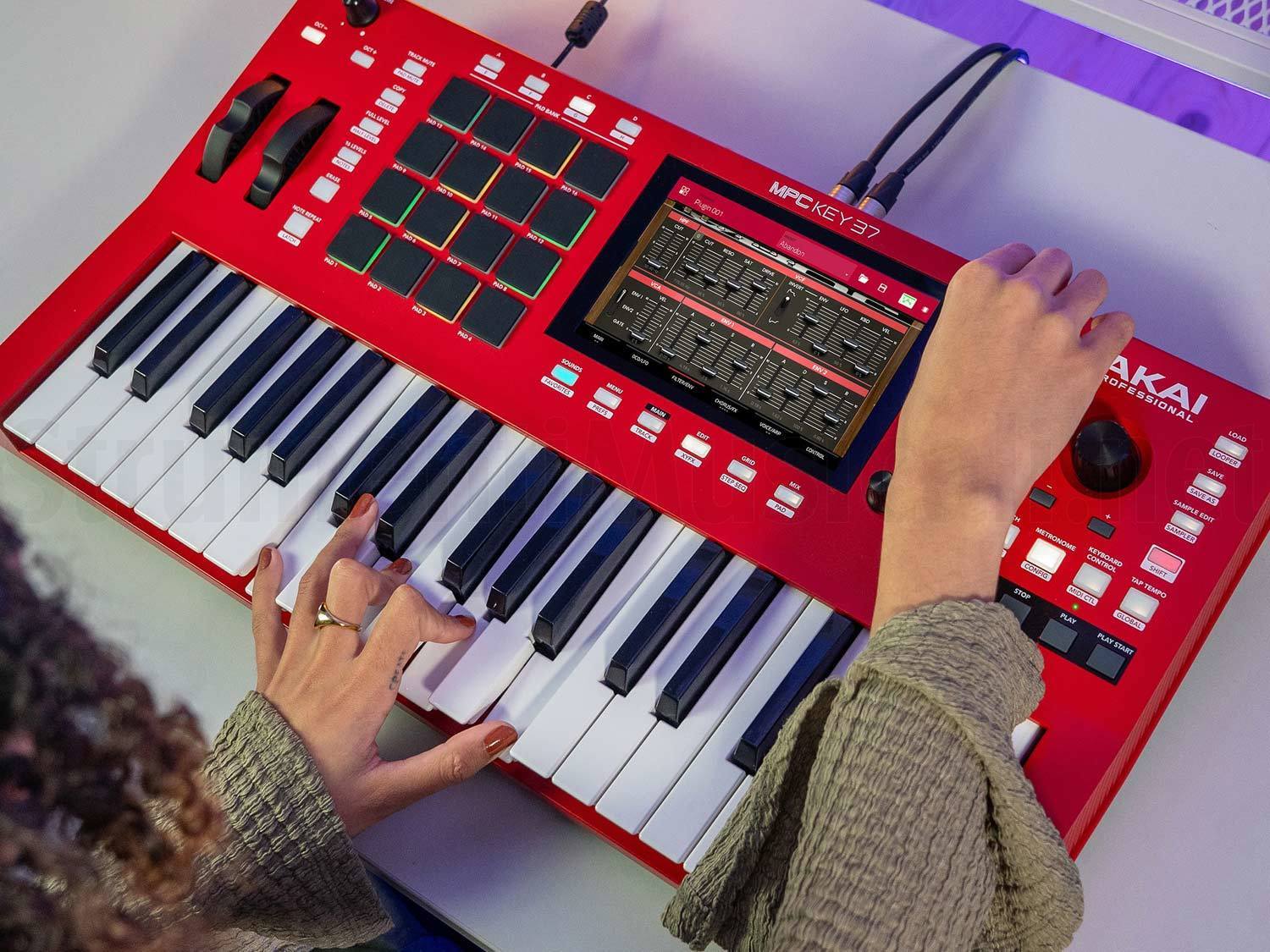 AKAI MPC Key 37 | Strumenti Musicali .net