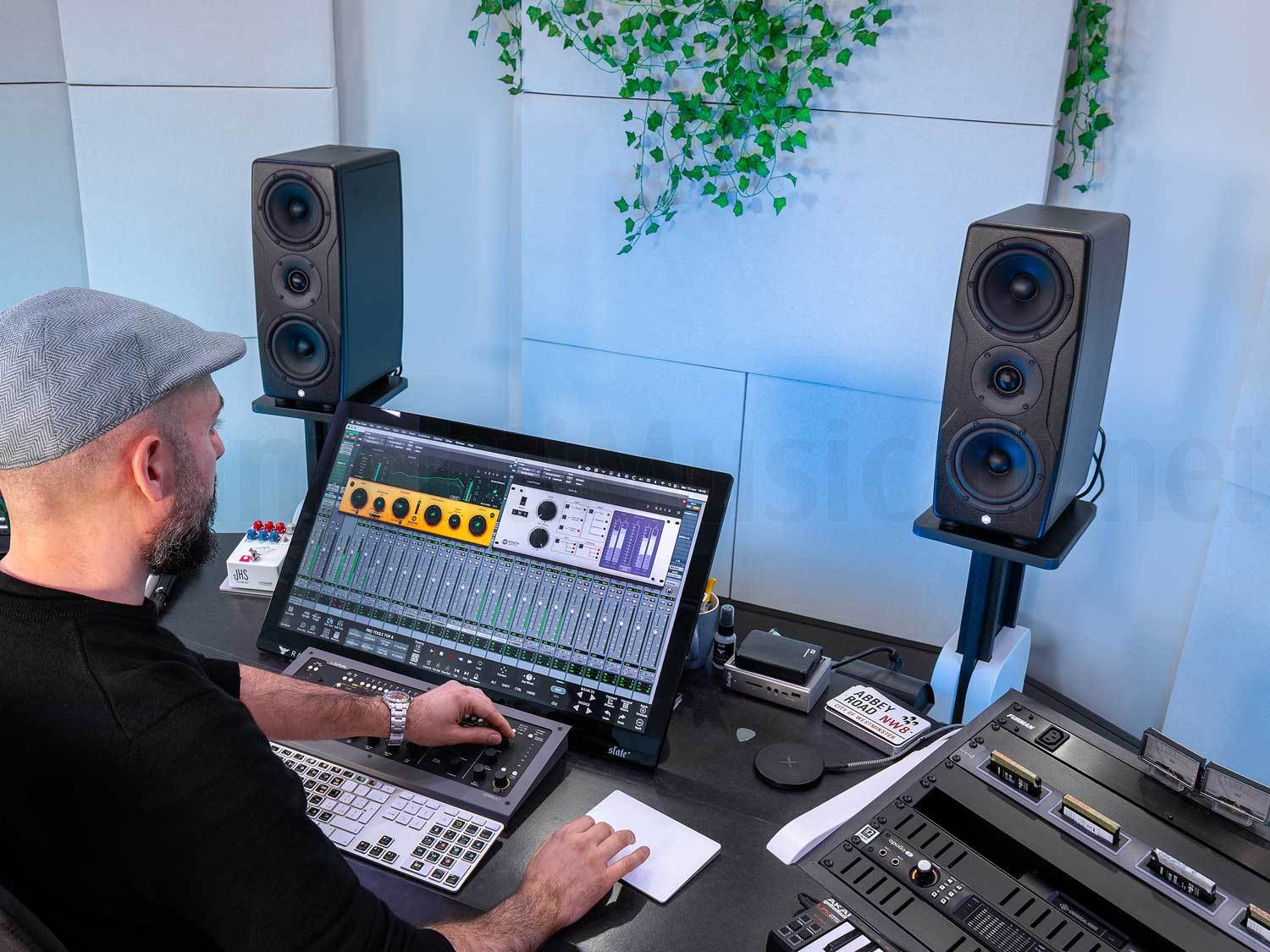 IK MULTIMEDIA iLoud Precision MTM MkII a Roma e Milano
