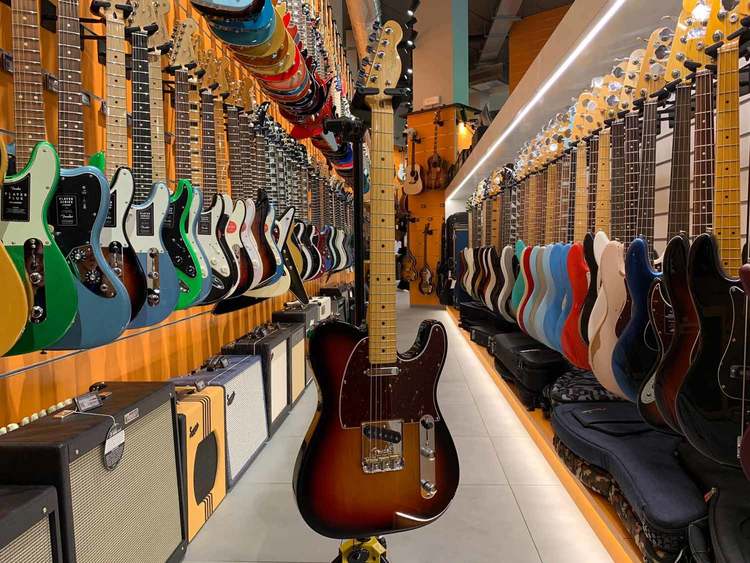 Strumenti Musicali Usati a Milano | Play! Music Store - Il miglior ...